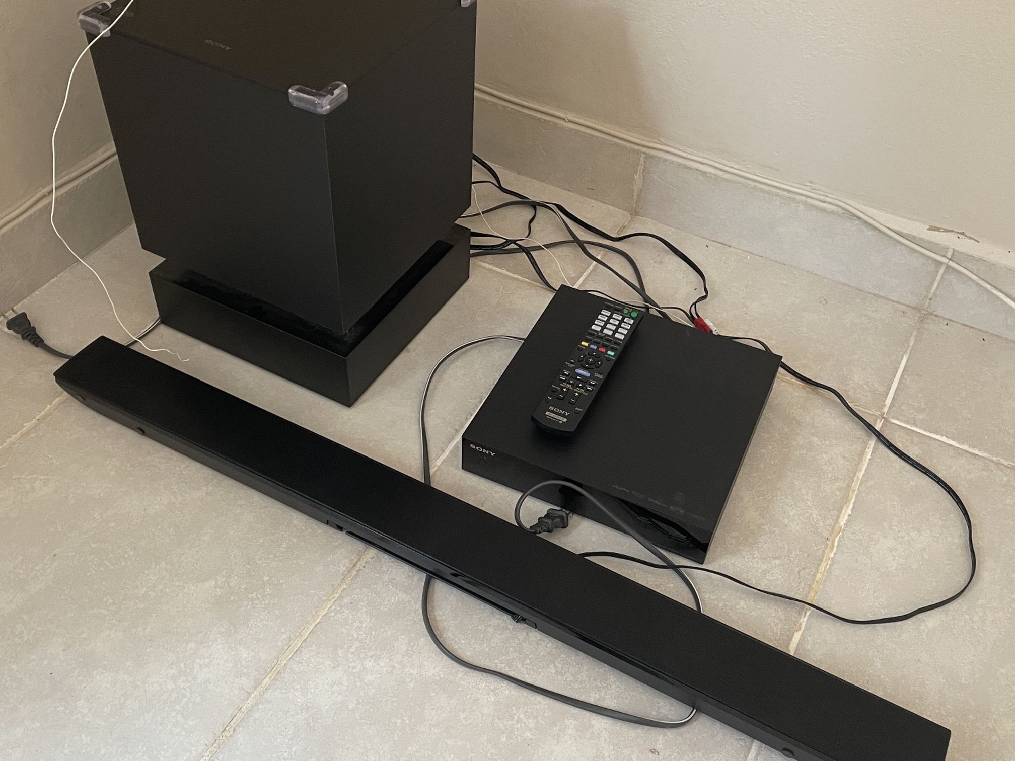 Sony Sound Bar With Subwoofer for Sale in Hollywood, FL - OfferUp