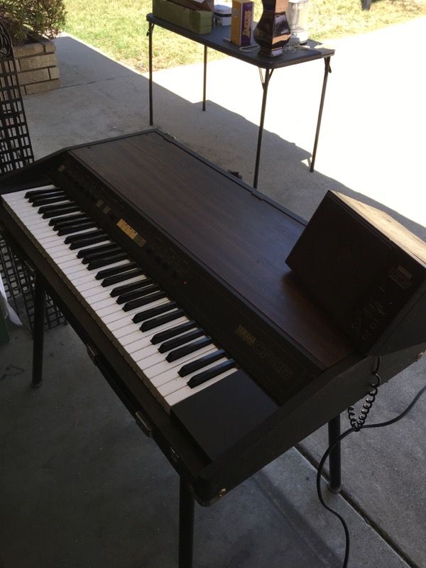 Yamaha CP25 electric piano for Sale in Claremont, CA - OfferUp