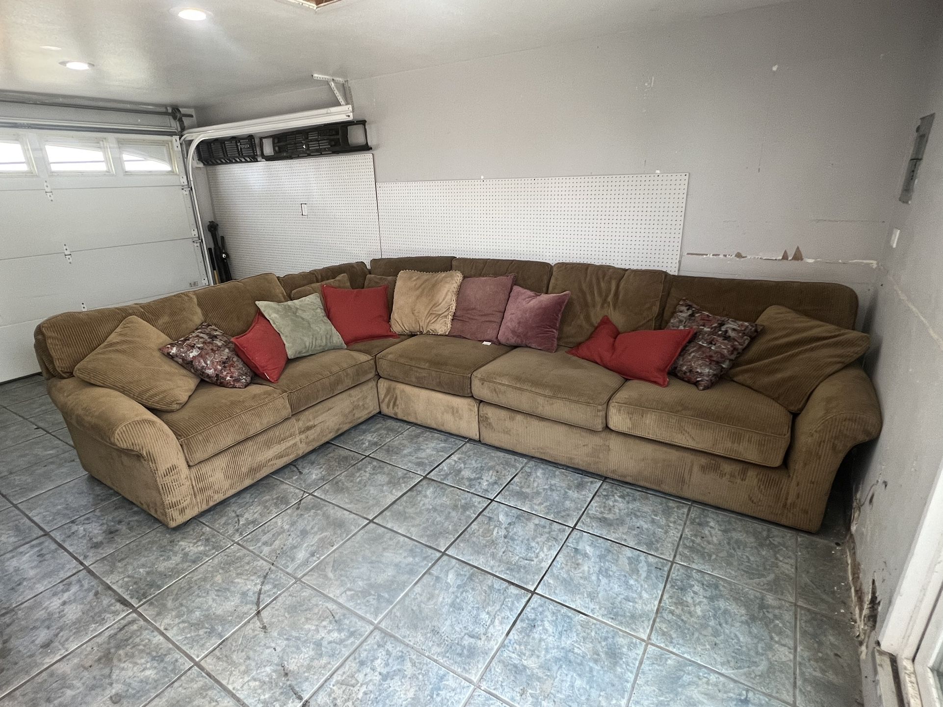 Free 3 Piece Brown Sectional for Sale in Covina, CA - OfferUp