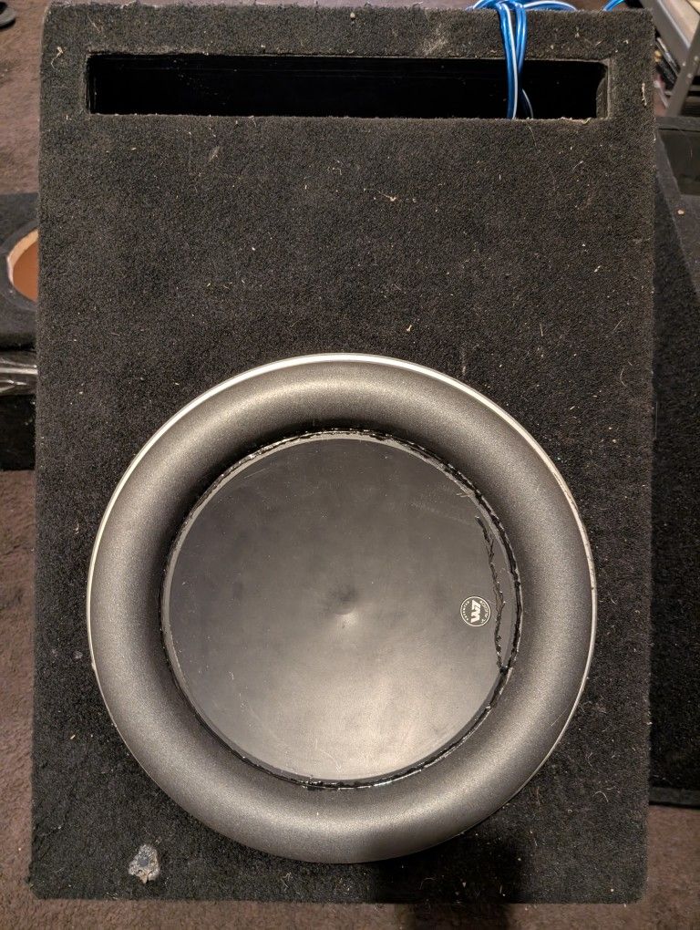 JL Audio 13W7-D1.5 13 Inch Dual Voice Coil . Dust Cap And Crack Have ...