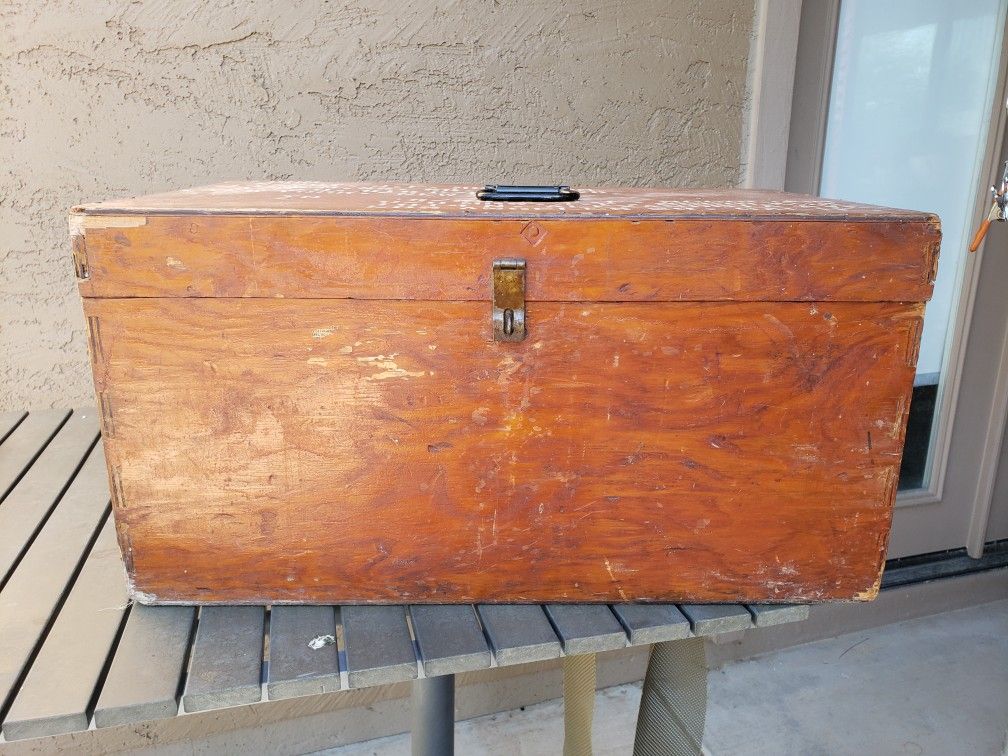 Wood Army Foot Locker, Storage Box for Sale in Glendale, AZ - OfferUp