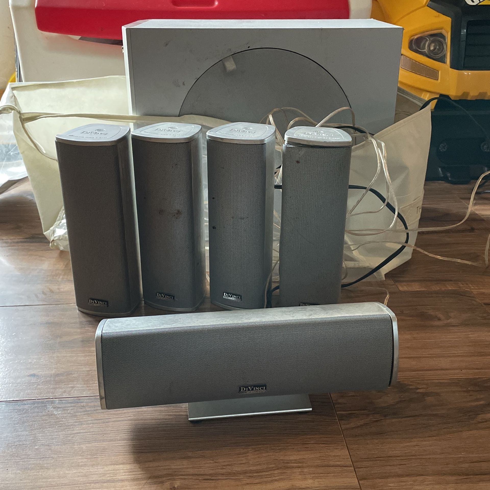 Di Vinci Surround Sound System D-6 for Sale in Redding, CA - OfferUp