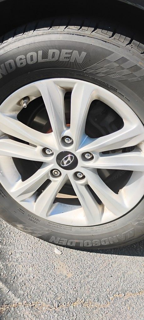 Hyundai Wheels for Sale in Escondido, CA - OfferUp