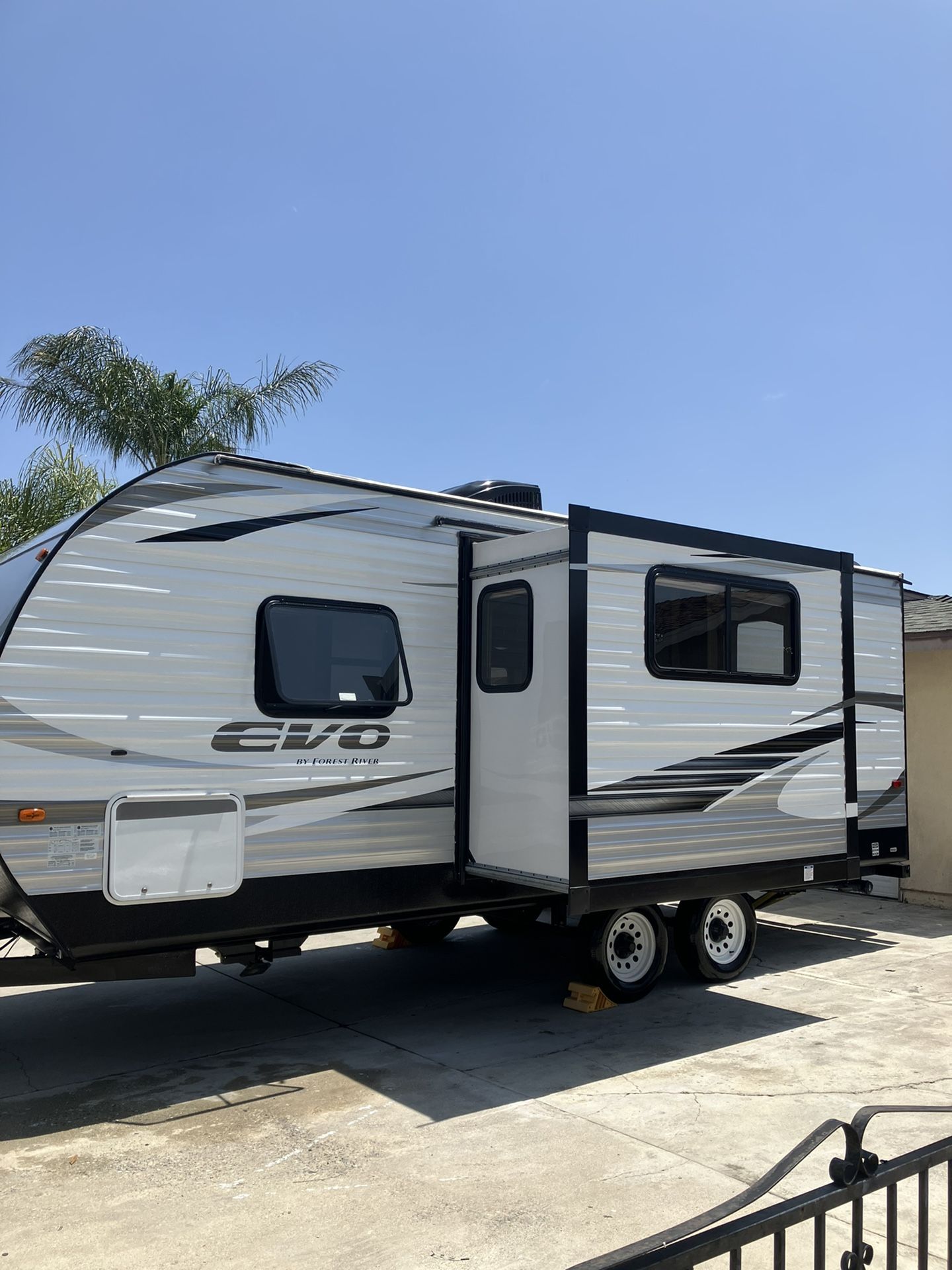 One Owner 2019 Forest River 21 Foot One Slide Out for Sale in Chino, CA ...