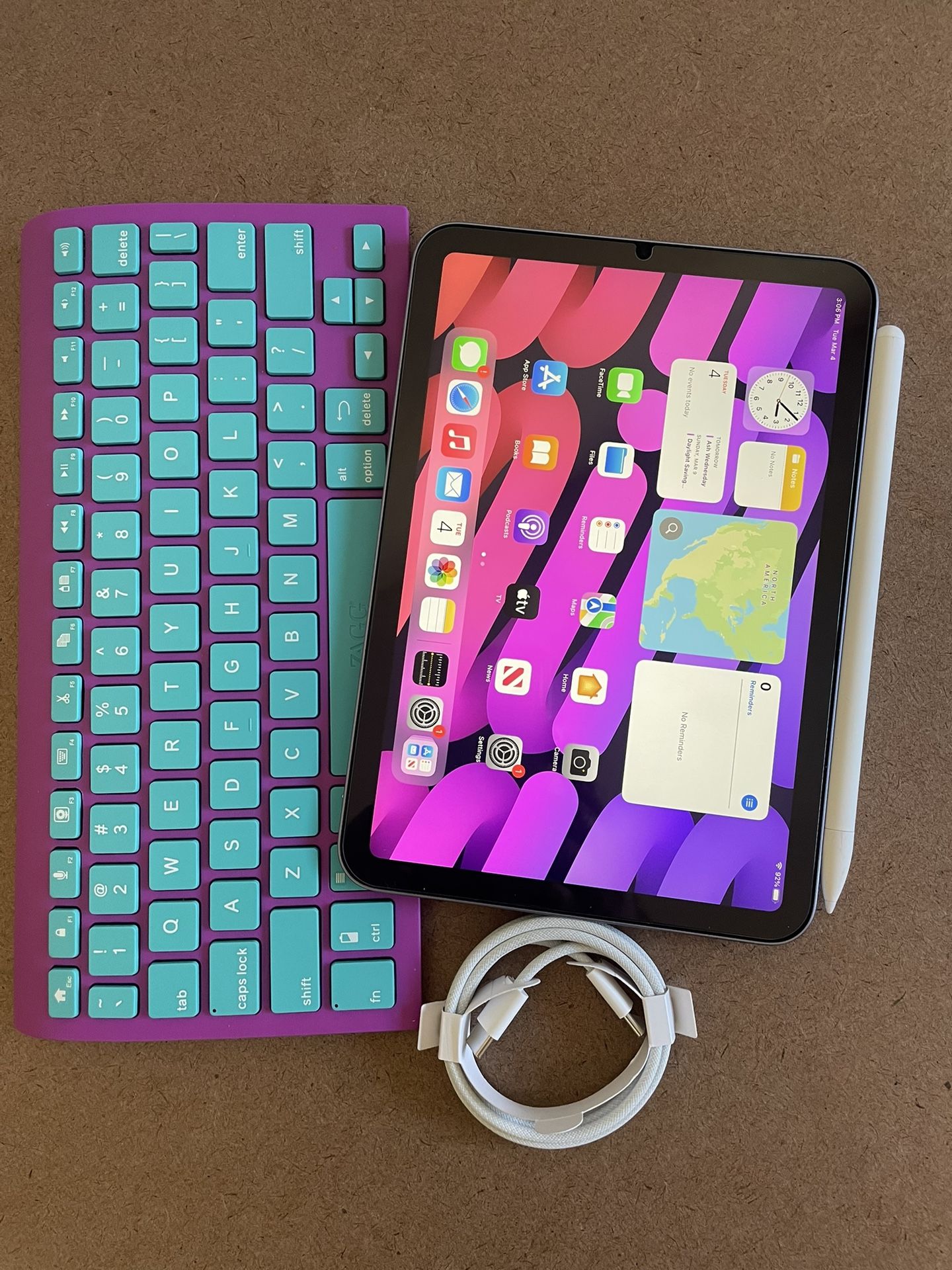 iPad Mini 6th Generation 64Gb Purple Zagg Keyboard Pen Case and Charger ...