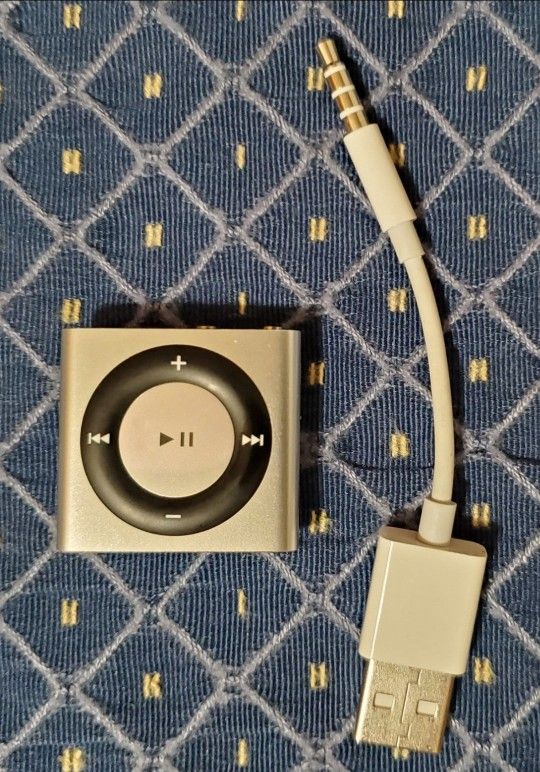 Apple iPod Shuffle - 2GB - 4th Generation A1373 - Silver - for Sale in ...