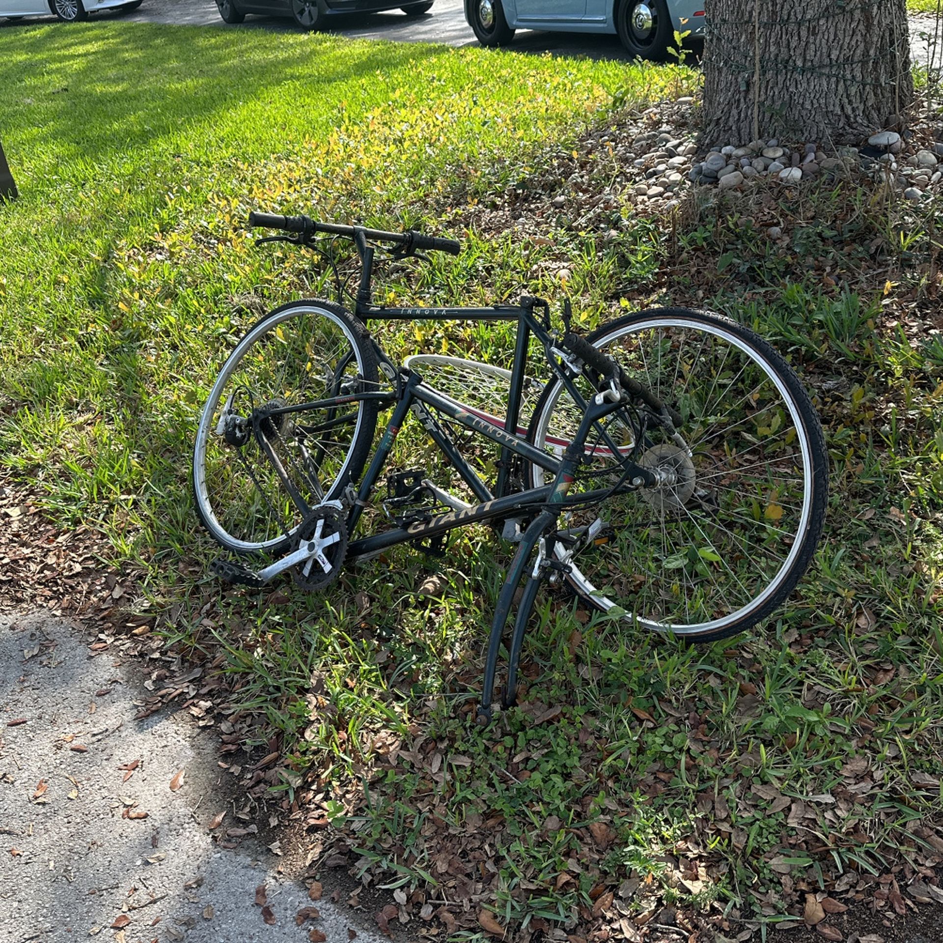 2 Giant Innova Bike Frames - Free for Sale in Miami, FL - OfferUp
