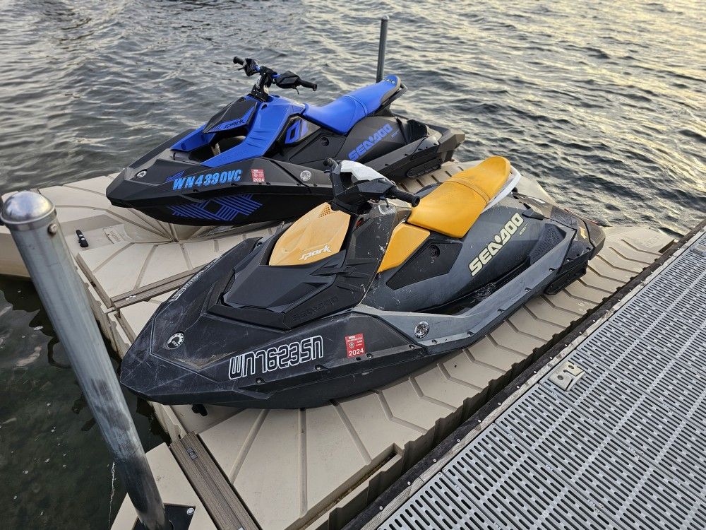2018 Rotex 2up Yellow Seadoo. LOW HOURS for Sale in Redmond, WA - OfferUp