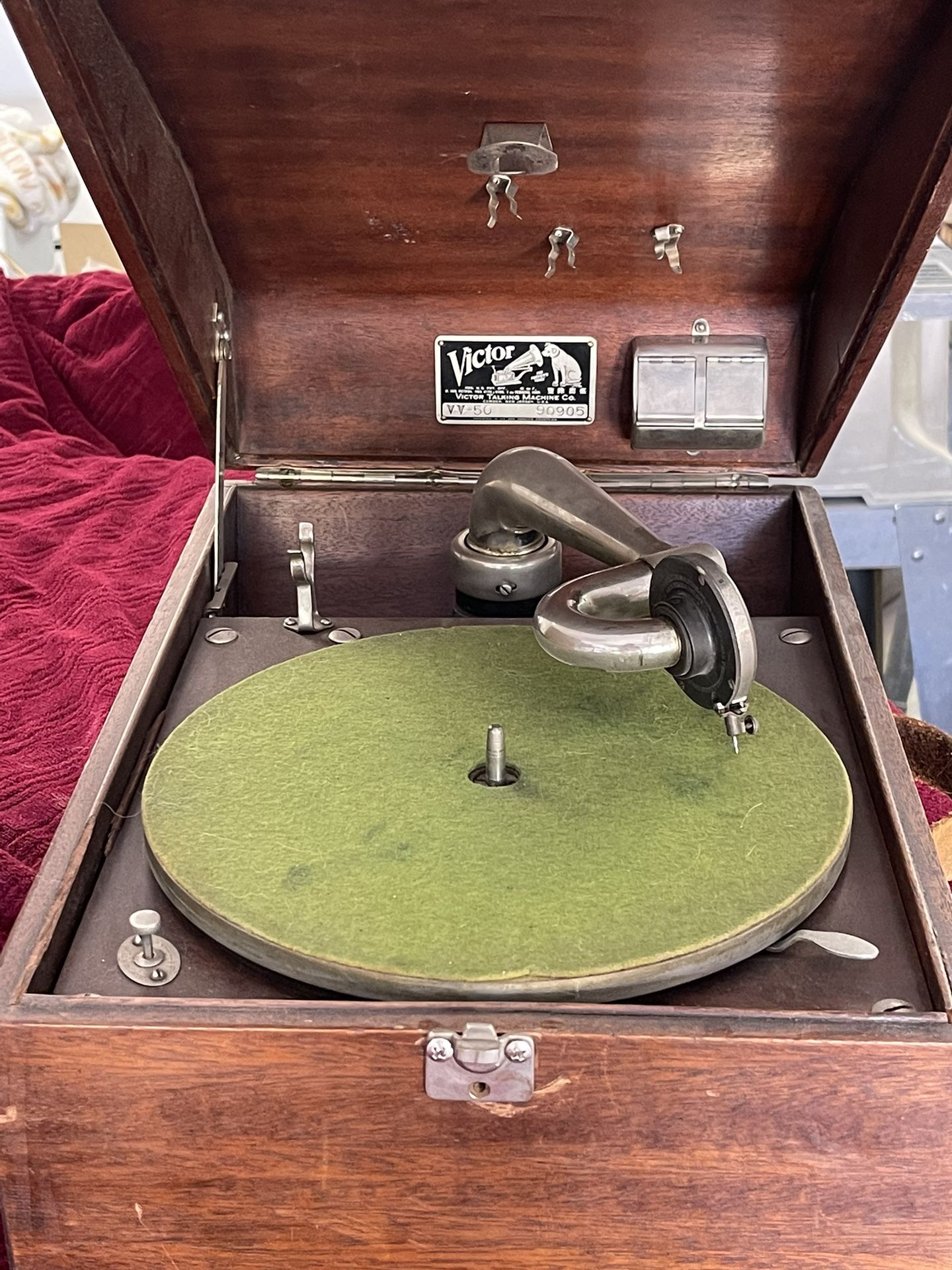 Vintage 1920’s Victor Portable Turntable Fully Functional for Sale in ...