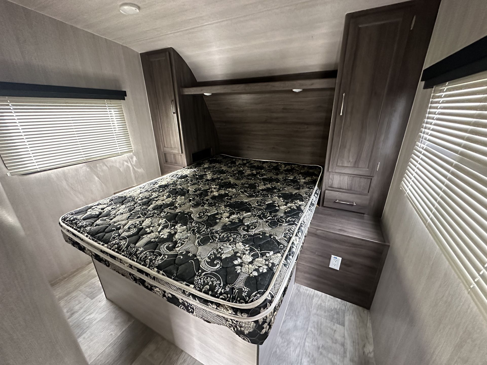 2022 Genesis Vortex Toy Hauler 14’ Garage Bumper Pull for Sale in ...