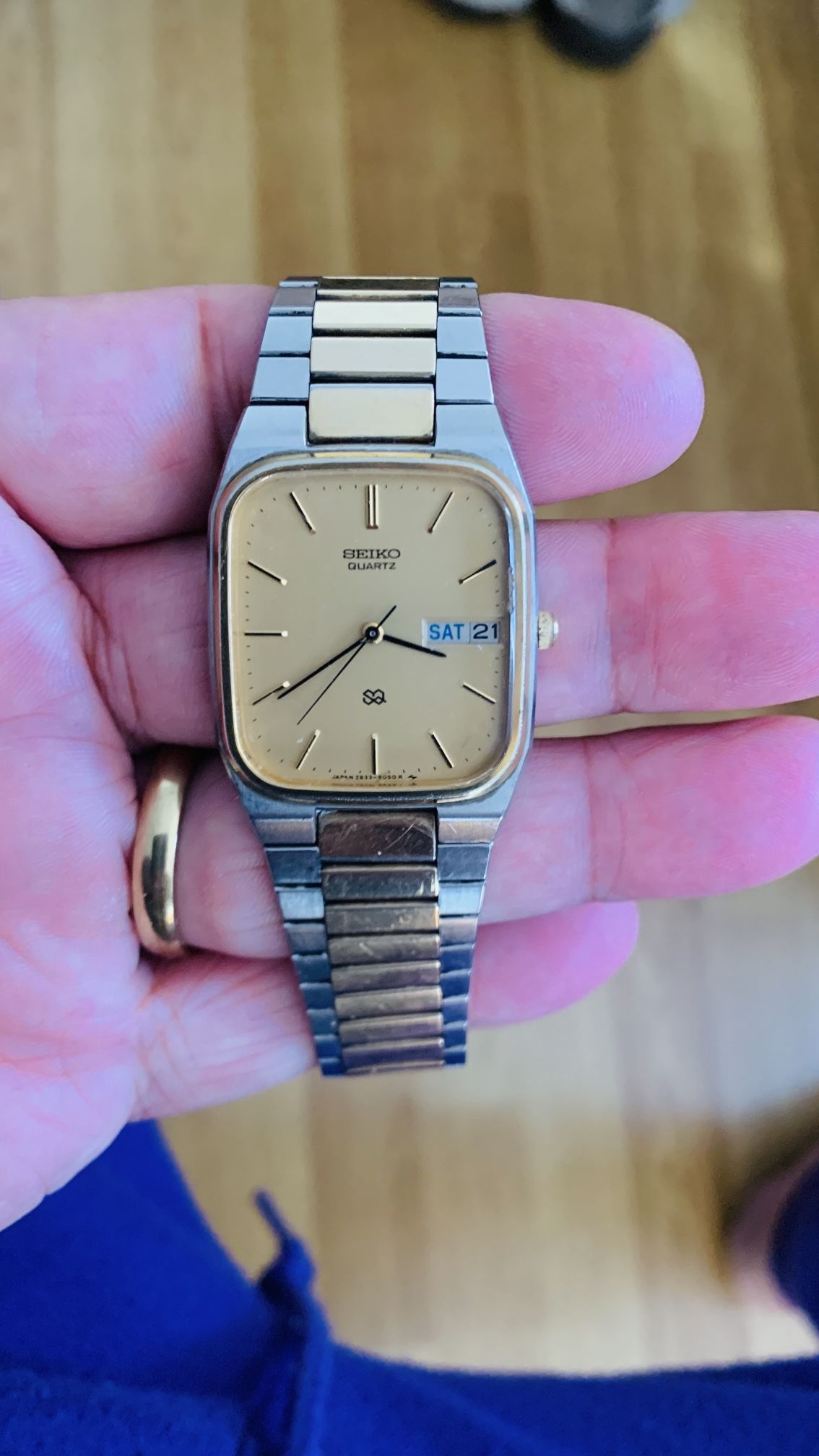 Seiko Men's Square Gold Watch for Sale in Fort Lauderdale, FL - OfferUp