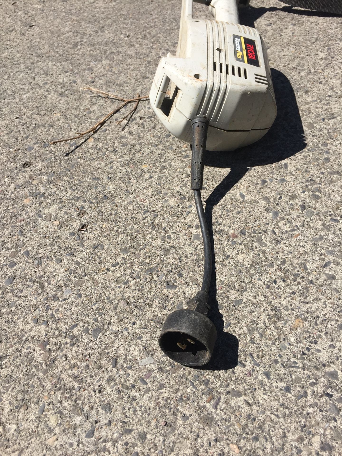 Ryobi 137r trimmer plus store