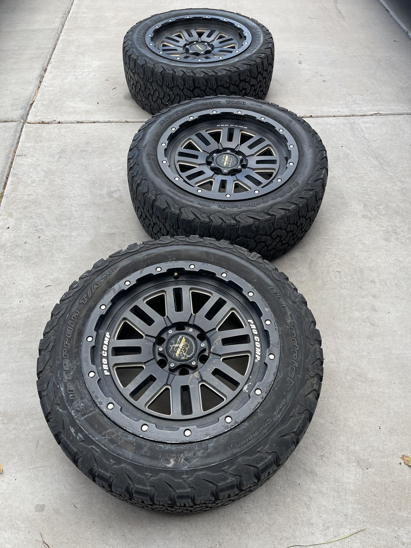 Pro Comp Wheels with BFGoodrich All Terrain TA KO2 Tires for Sale in ...