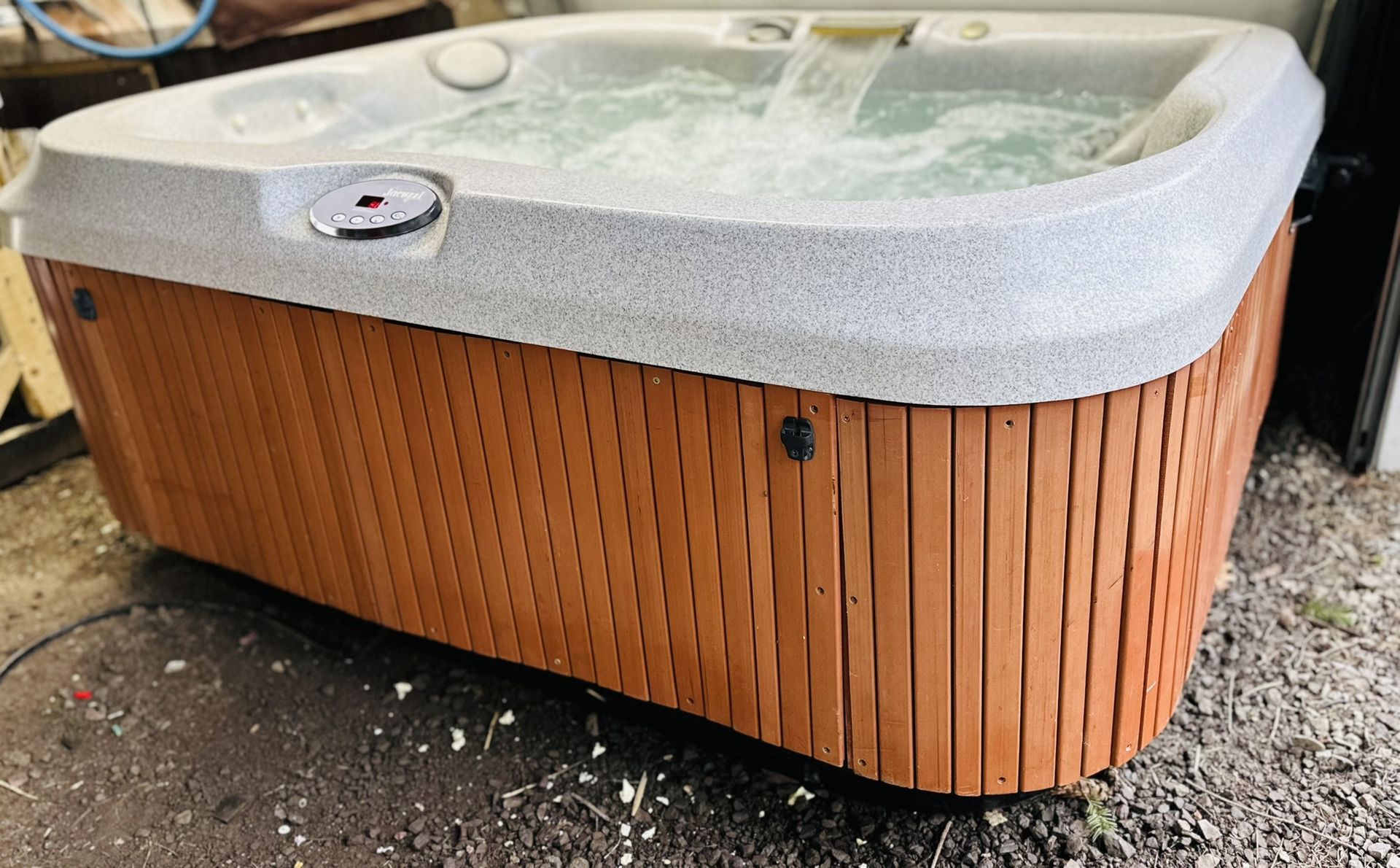 Jacuzzi Plug & Play Hot Tub-We Deliver! for Sale in Port Orchard, WA ...