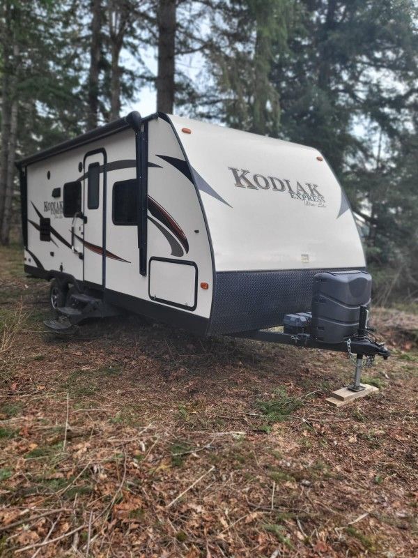 2016 Dutchman Kodiak Express Ultra Lite 223RBSL for Sale in Maple ...