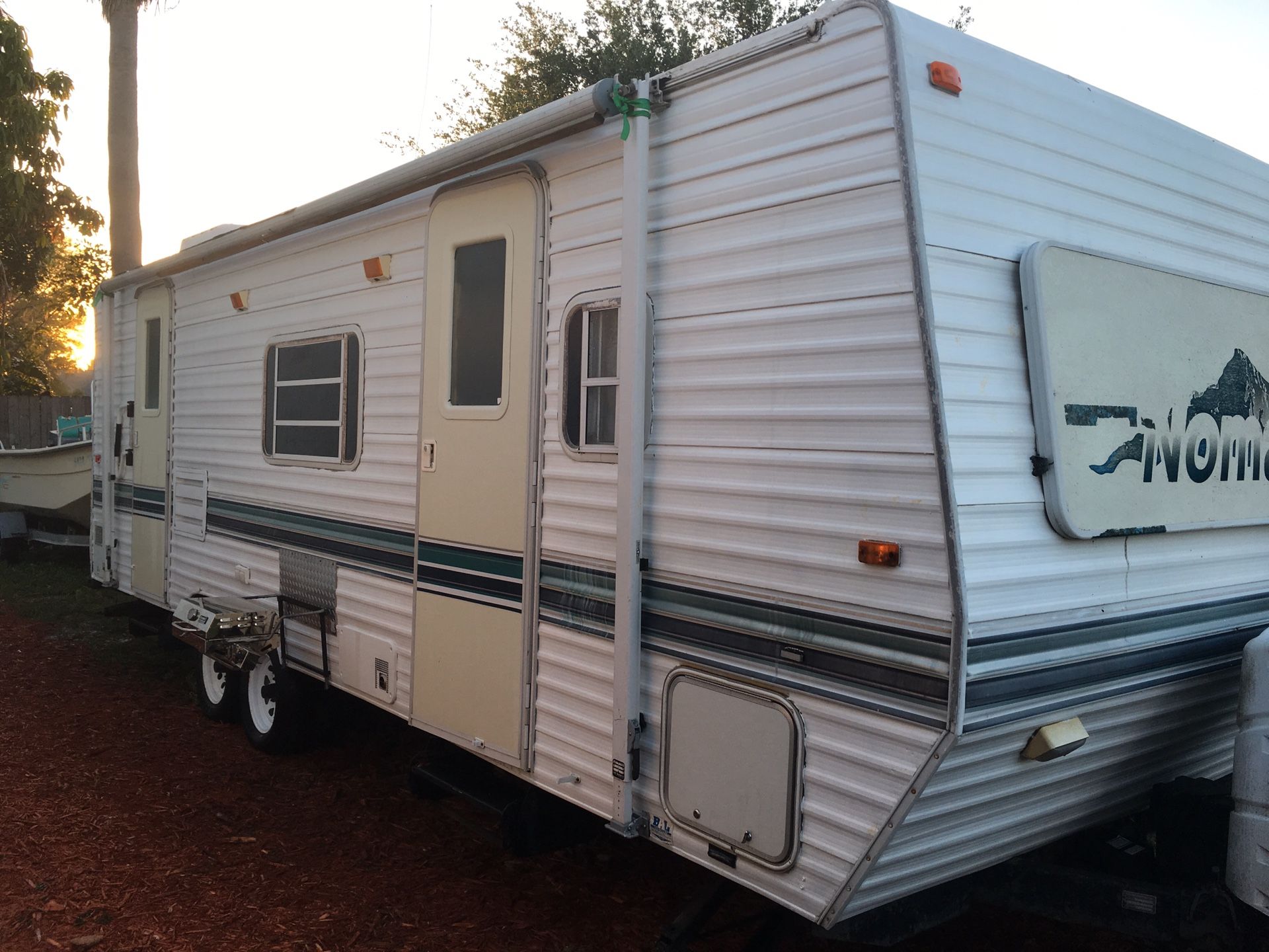 2001 nomad 26 foot RV travel trailer camper for Sale in Royal Palm ...