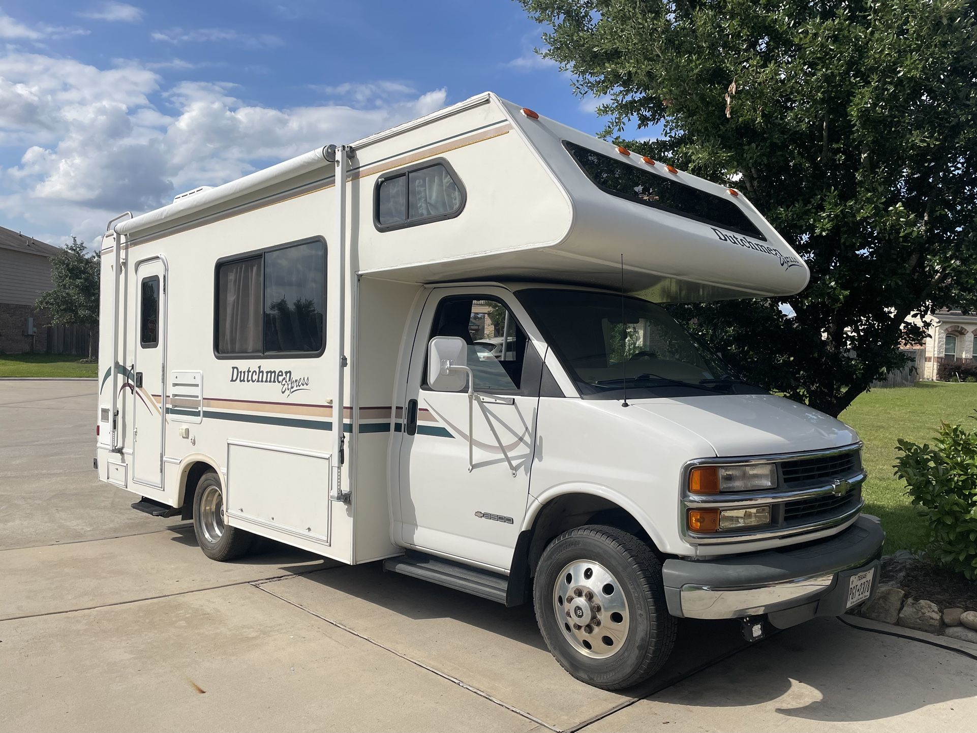 2000 Chevy Motorhome Dutchmen Express 21” for Sale in Humble, TX - OfferUp