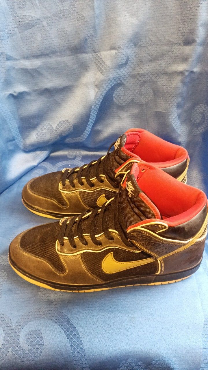 NIKE SB Dunks!!! Rare Og Vintage for Sale in Hemet, CA - OfferUp