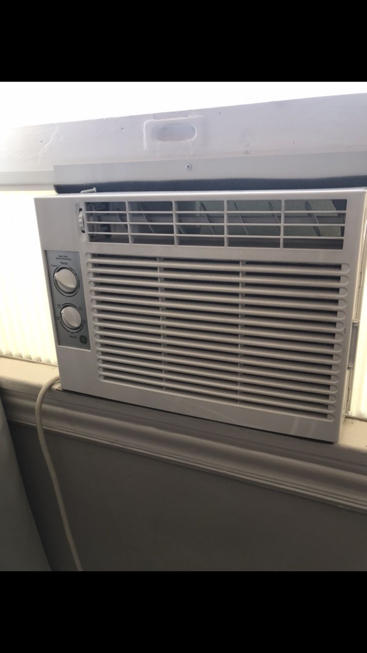 GE Window AC Unit for Sale in Los Angeles, CA - OfferUp