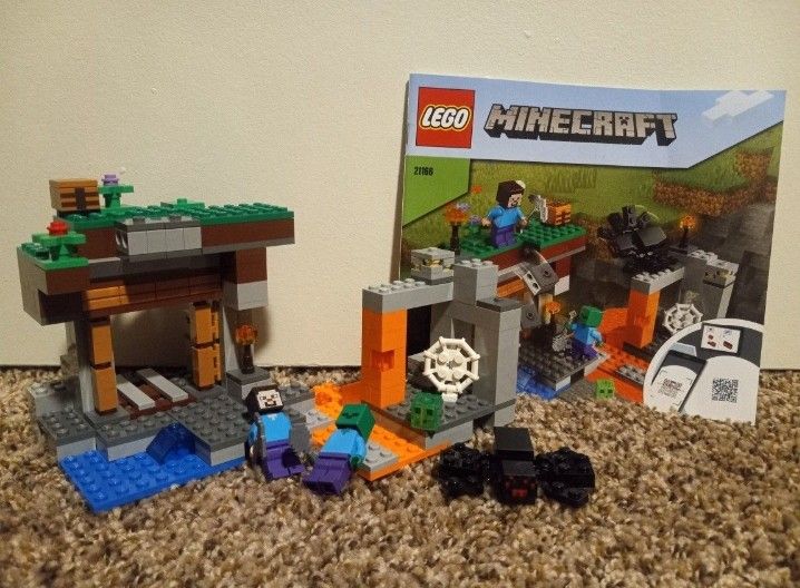 Lego Minecraft Cave Set for Sale in Bakersfield, CA - OfferUp