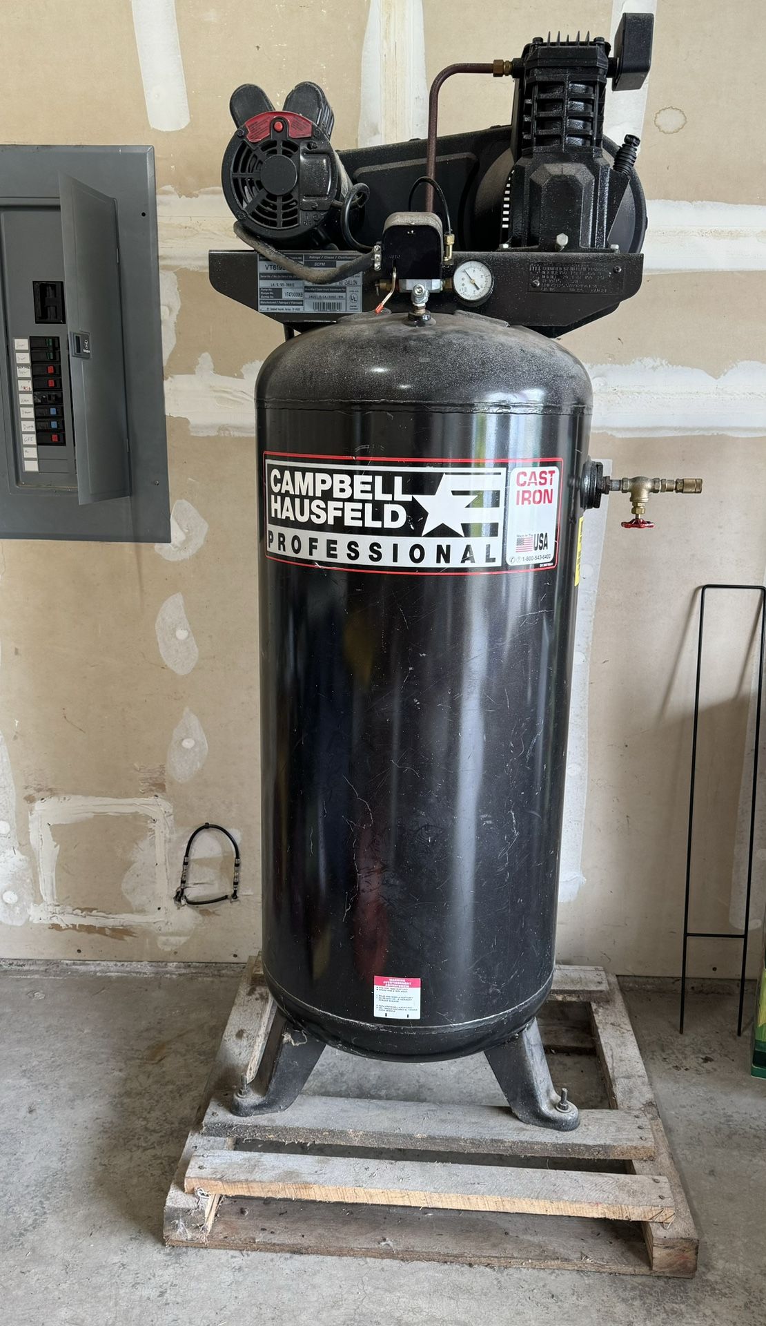 Air Compressor, 6 HP, 60 Gallon, Upright, Campbell Hausfeld for Sale in ...