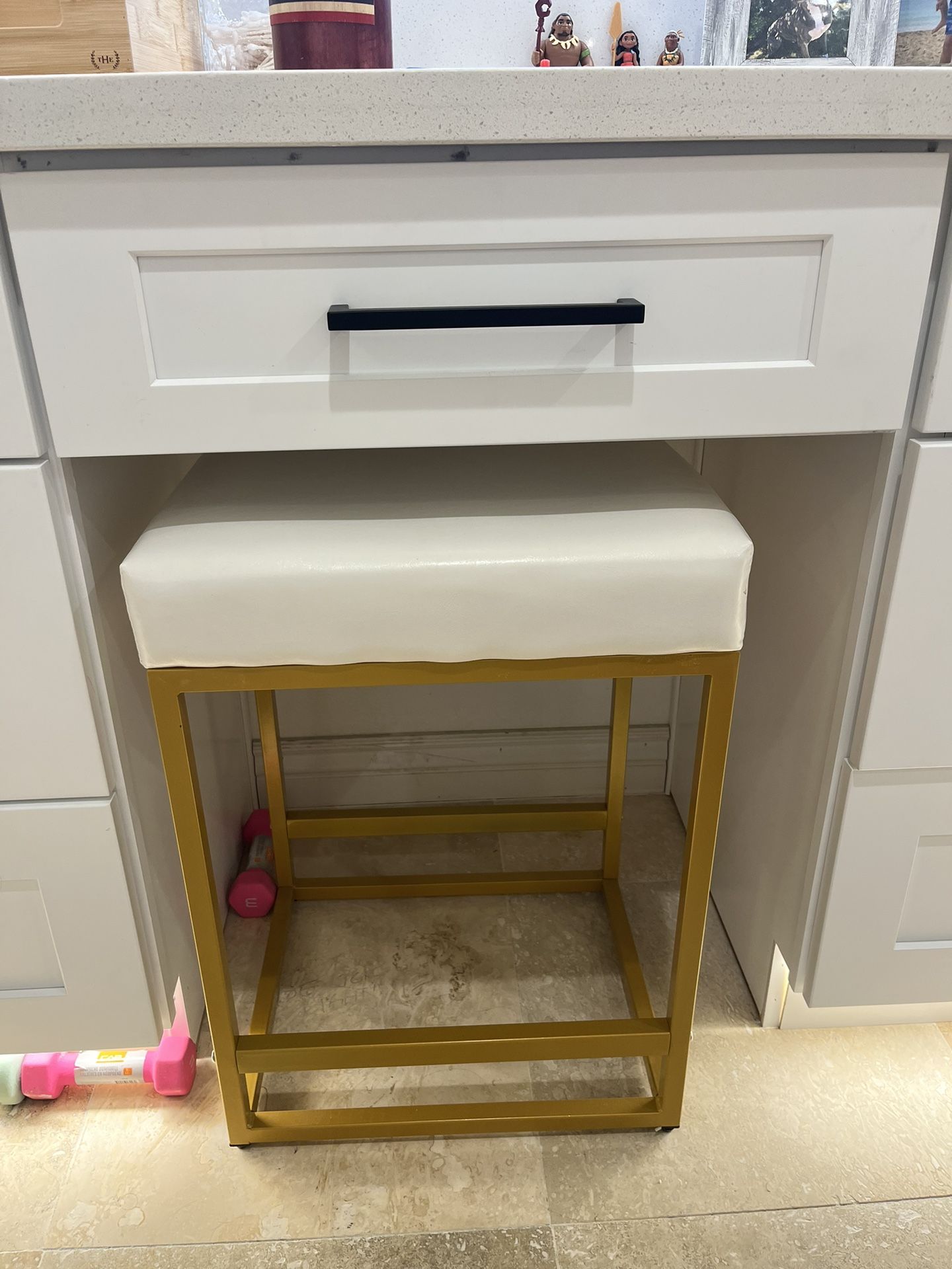 Counter Height Vanity/Bar Stool for Sale in Mesa, AZ - OfferUp