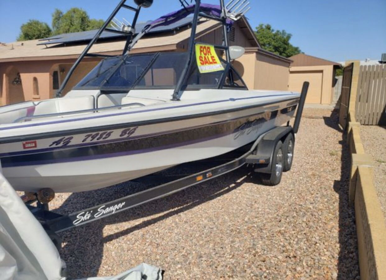 1999 Ski Sanger DLX Wakeboard boat for Sale in Glendale, AZ - OfferUp