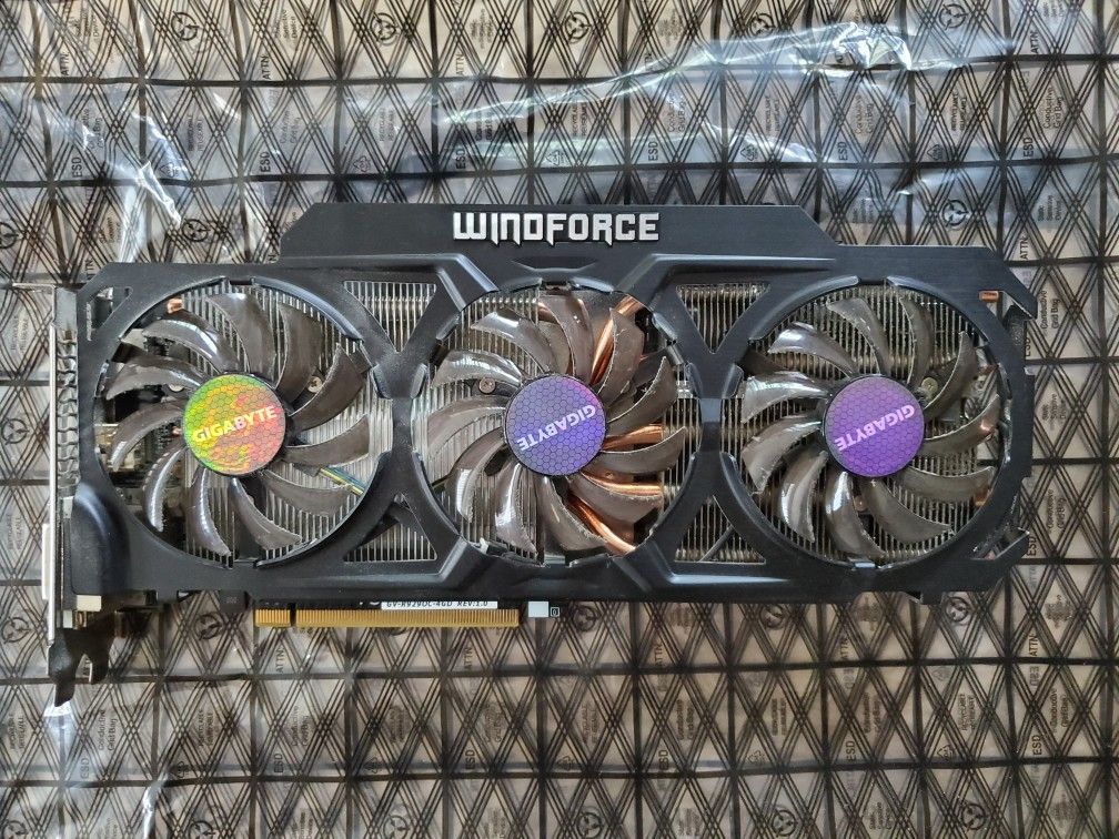 Gigabyte WINDFORCE AMD Radeon R9 290 4GB GPU for Sale in Vancouver, WA ...