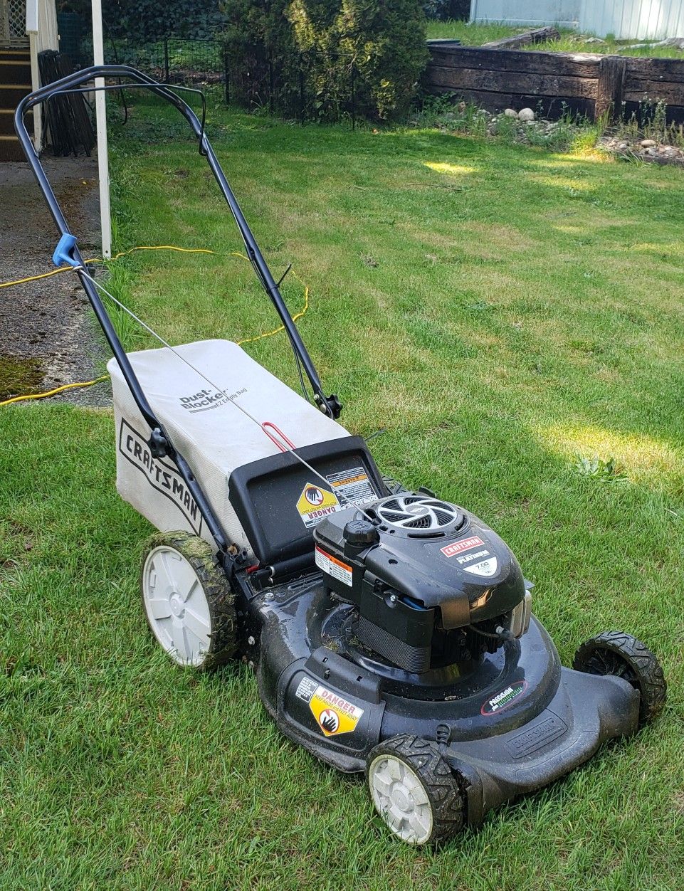 Craftsman Gas Lawn Mower for Sale in Puyallup, WA - OfferUp