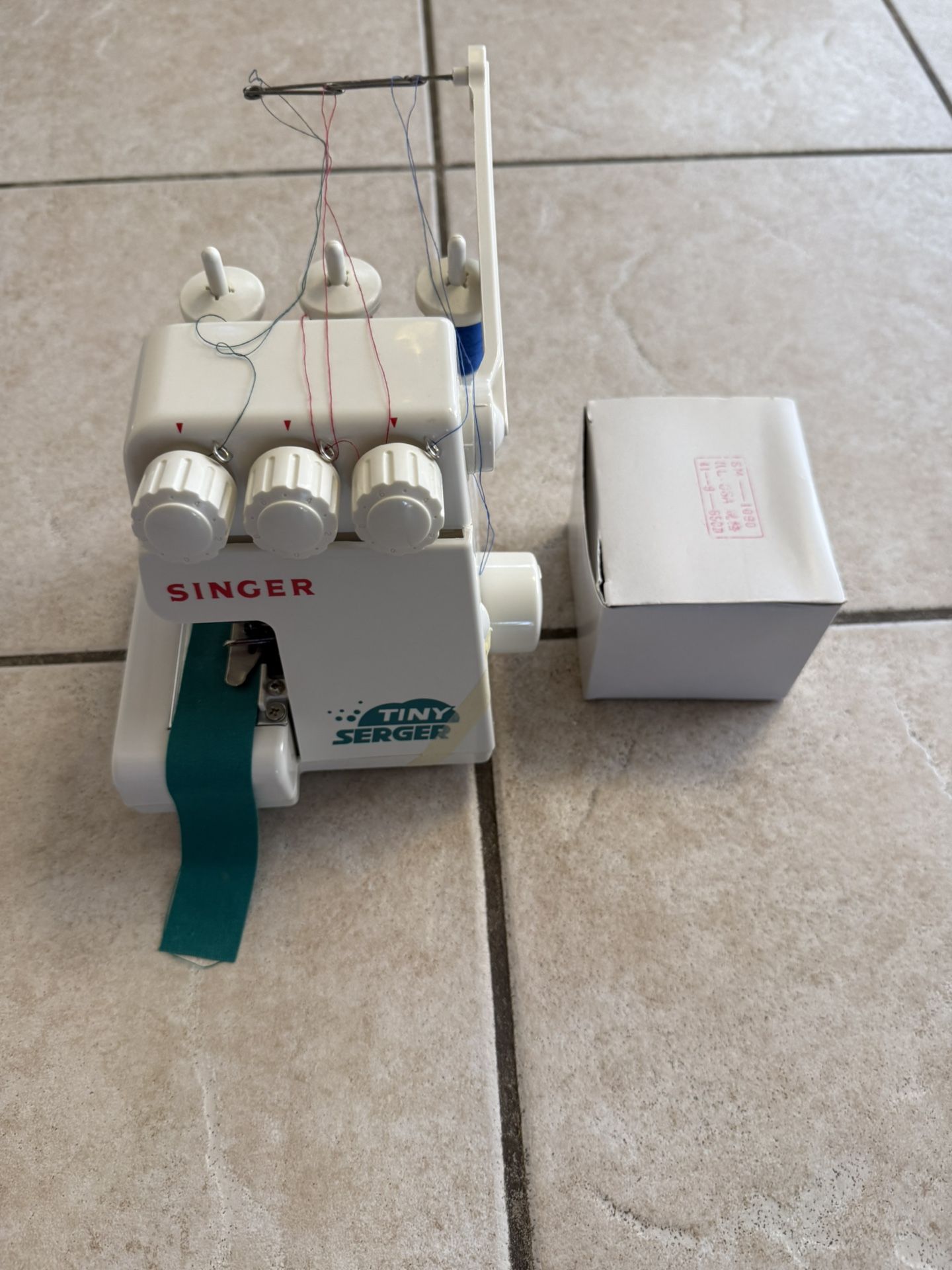 Open Box Singer Tiny Serger Electric Overedging Machine - (TS380A) for ...