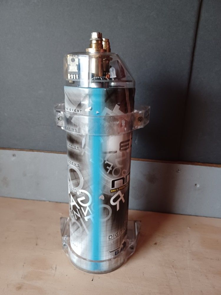 2.0 DIGITAL CAPACITOR 24 VCD MAX for Sale in Los Angeles, CA - OfferUp