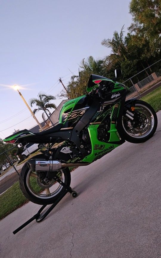 2020 Kawasaki Zx10 for Sale in Santa Fe Springs, CA - OfferUp