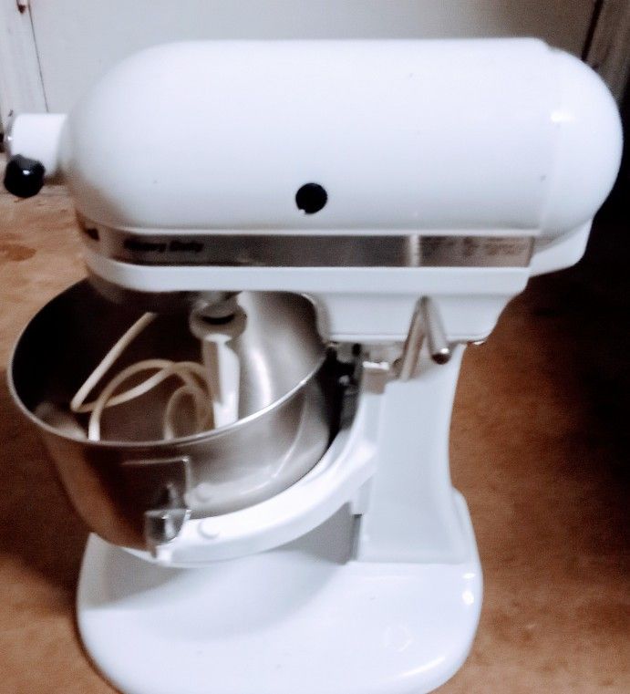 Used KitchenAid * Model K5SS * Heavy Duty 10 Speed * 5-Qt Stand Mixer ...