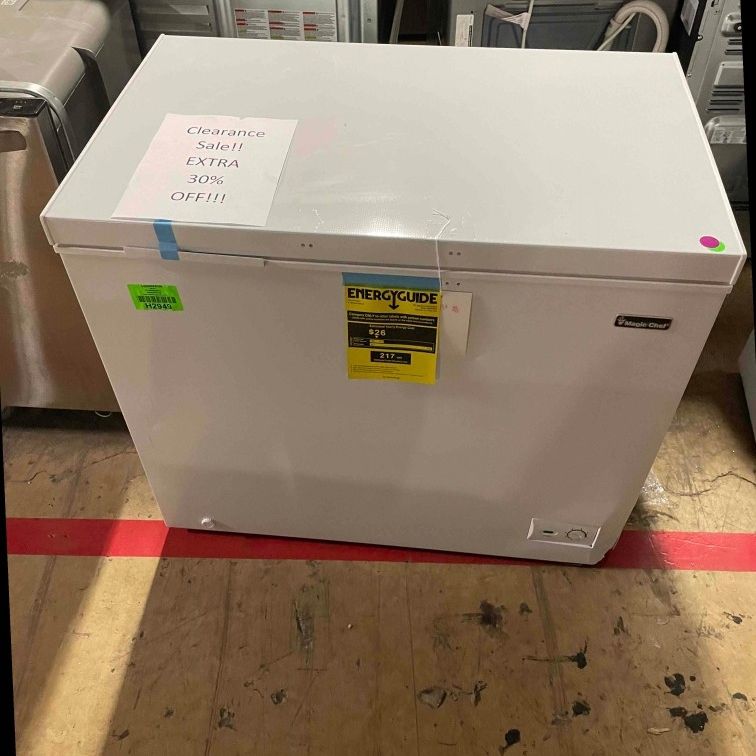 MAGIC CHEF HMCF9W3 8.7 cu. ft. Manual Defrost Chest Freezer 0Z for Sale in China Spring TX OfferUp