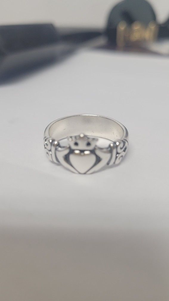 James Avery Retired Adorned Irish Claddagh Ring Size 10 for Sale in San Antonio TX OfferUp