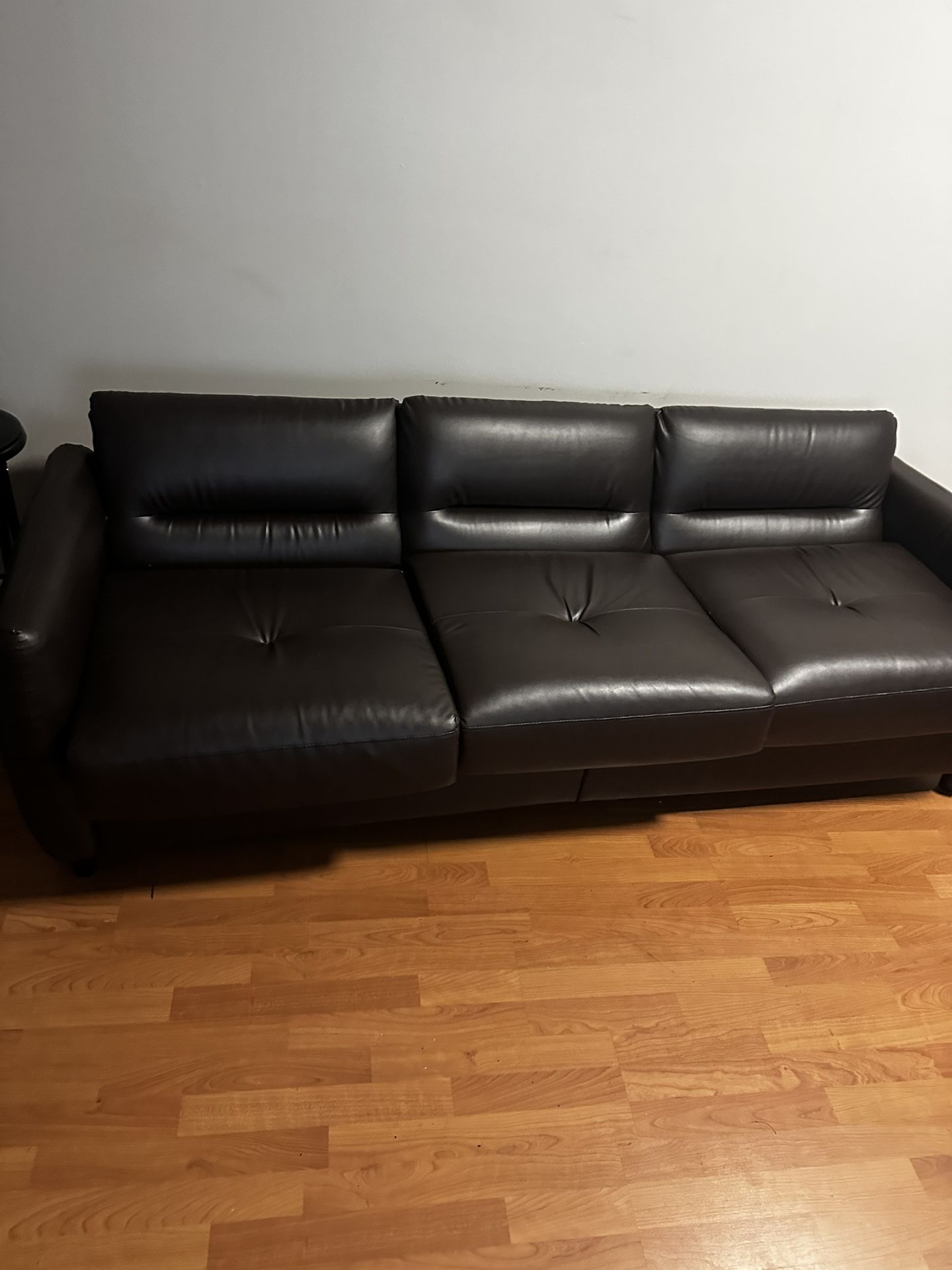 Brown Sofa for Sale in Miami Gardens, FL - OfferUp
