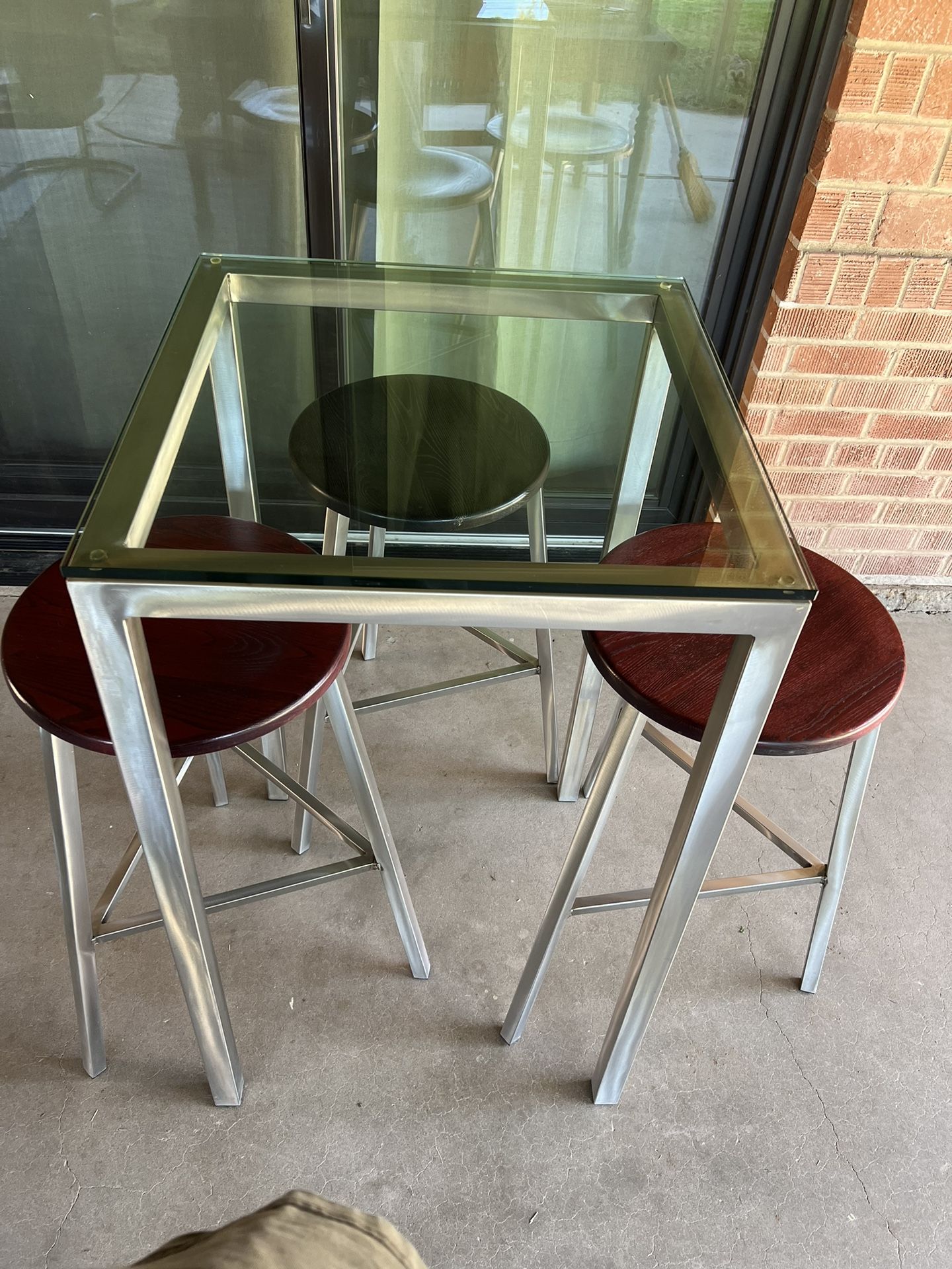 Z Gallery Glass Table for Sale in Phoenix, AZ - OfferUp