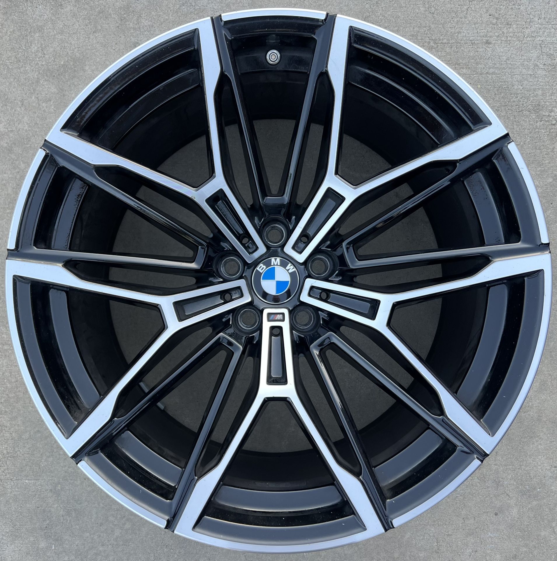 ONE USED GENUINE OEM BMW G87 M2 COMPETITION 20x10.5 20” REAR 930M WHEEL ...