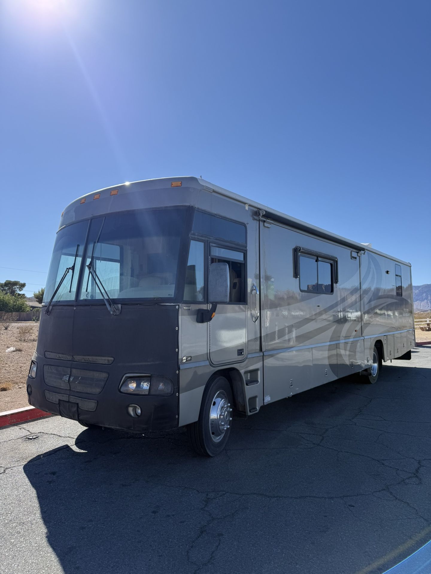 2005 Winnebago 38R for Sale in Las Vegas, NV - OfferUp