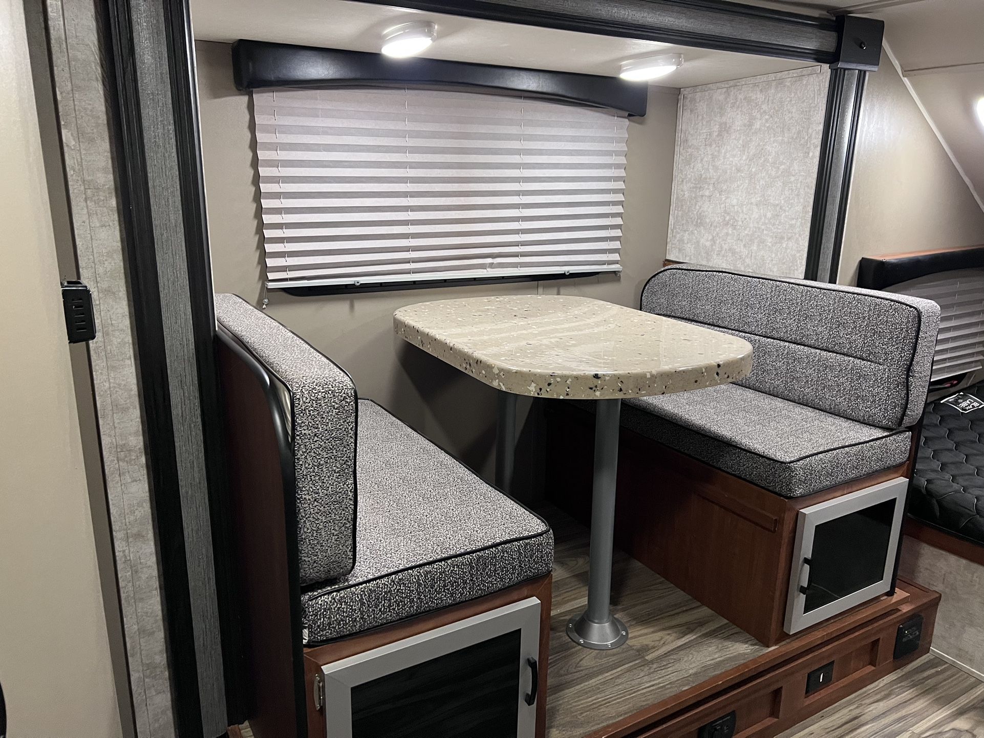 2018 Ultra-Lite Falcon 21RB Travel Trailer RV for Sale in Hesperia, CA ...