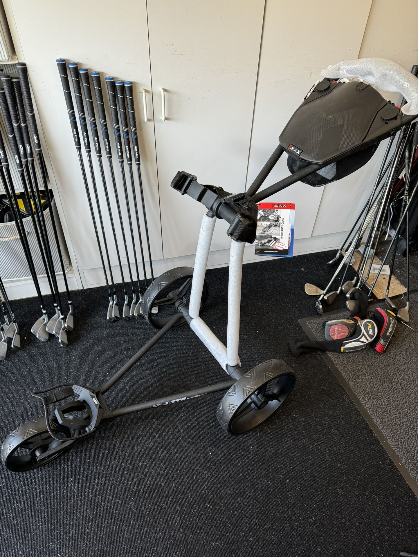 Brand New Big Max TI-Lite Golf Push Cart for Sale in Santa Clarita, CA ...