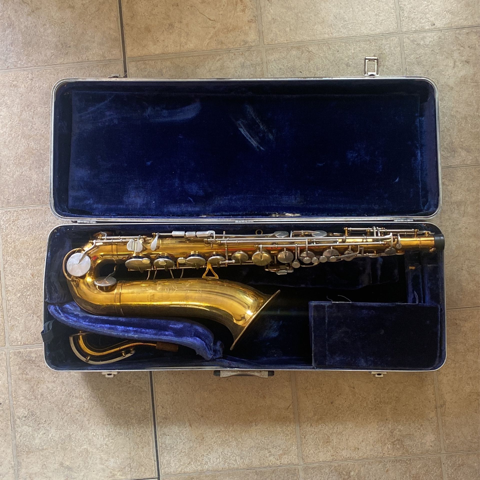 King Cleveland Tenor Saxophone for Sale in Norwalk, CA - OfferUp