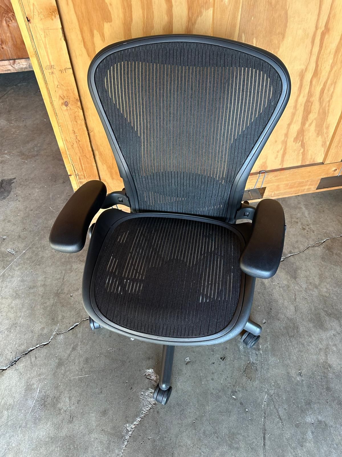 Herman Miller Classic Aero Chair for Sale in Los Angeles, CA - OfferUp