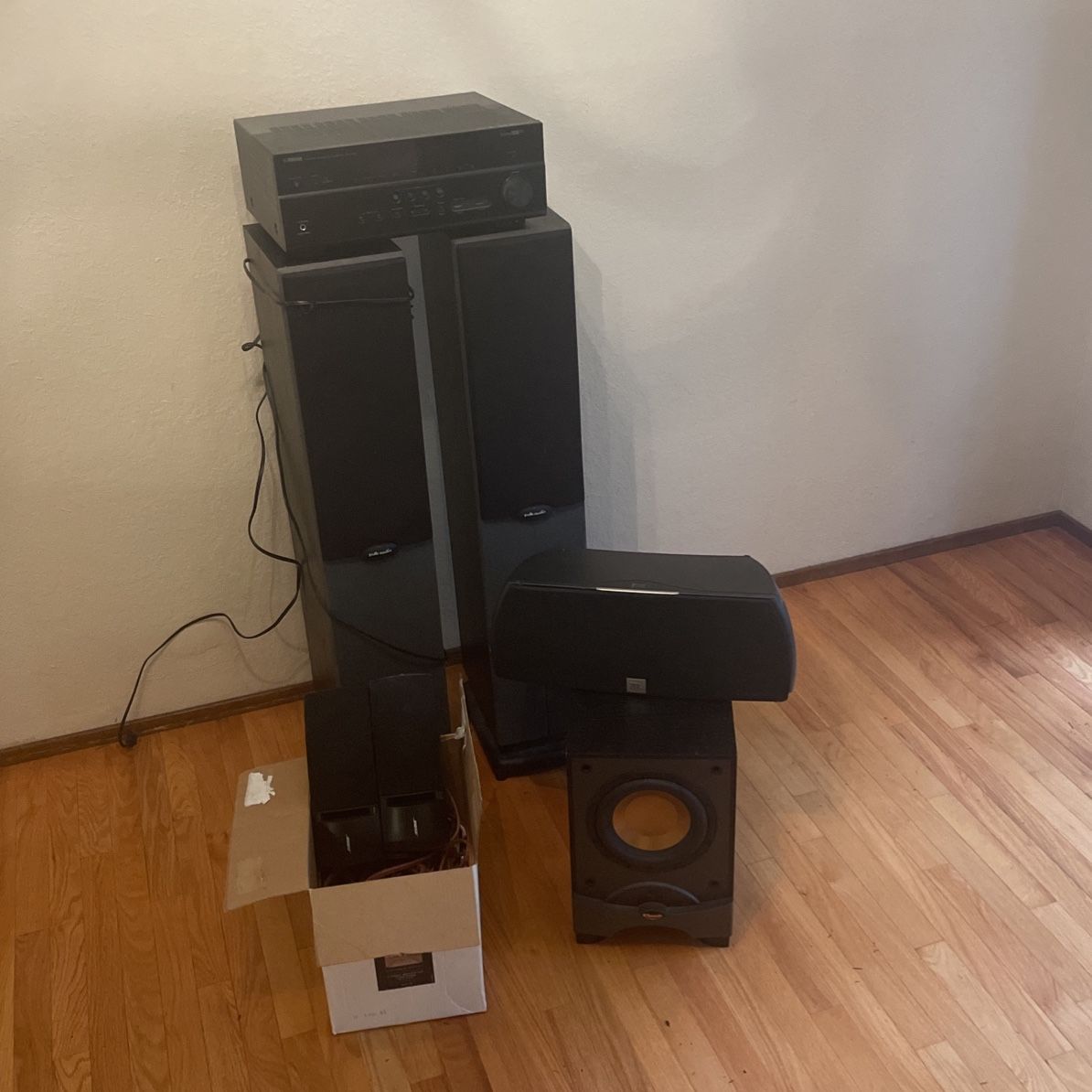 FS: DSE Surround Speaker System (incl Subwoofer) |﻿ Hi-Fi, 52% OFF