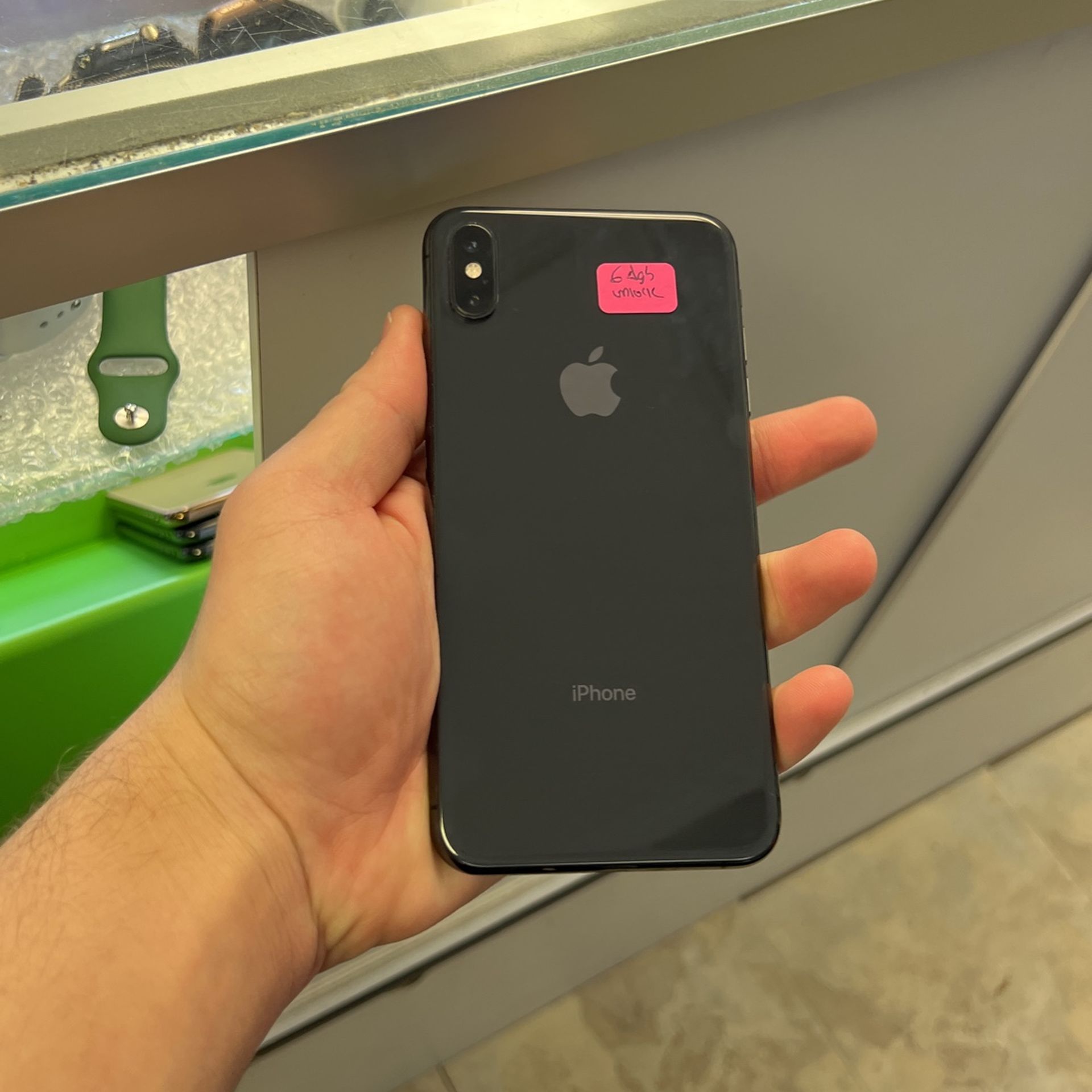 iPhone XSMAX 64GB Factory Unlocked for Sale in Fort Lauderdale, FL - OfferUp