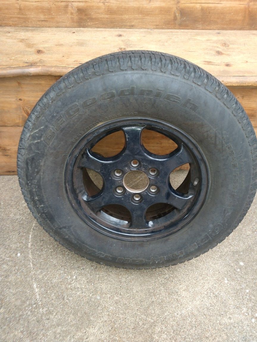16inch Chevy 6 lug universal spare rim for Sale in Grand Prairie, TX ...