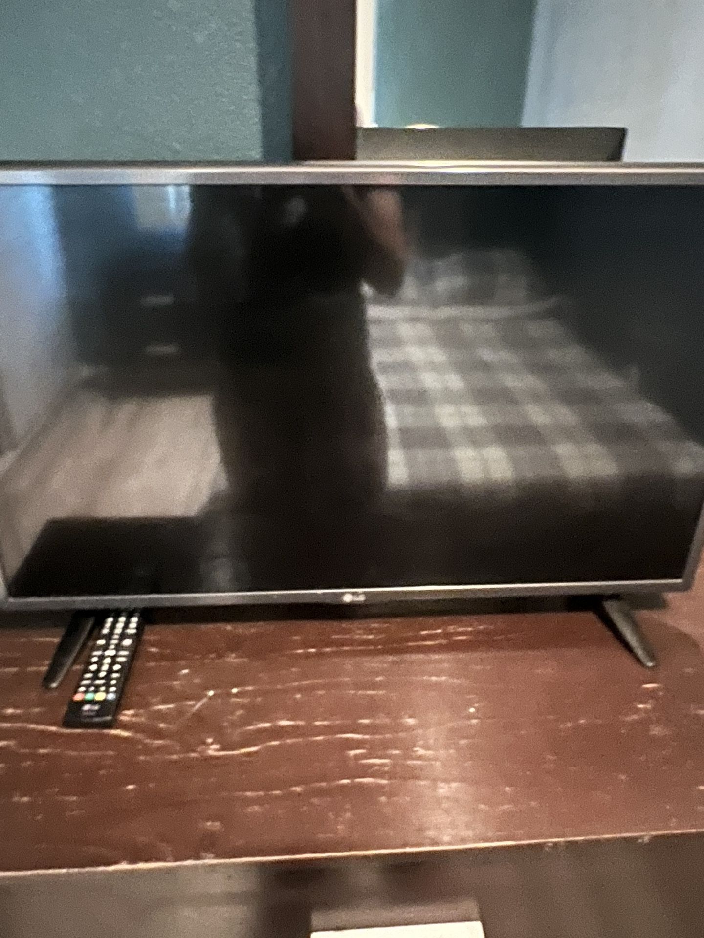 Lg Smart Tv 32 Inches for Sale in Arrowhed Farm, CA - OfferUp