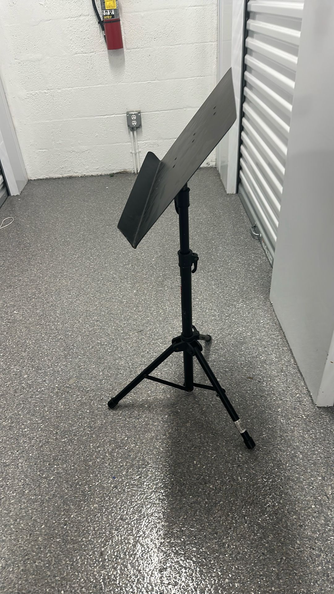 Nice Music Stand. Sturdy and Strong for Sale in Miami, FL - OfferUp