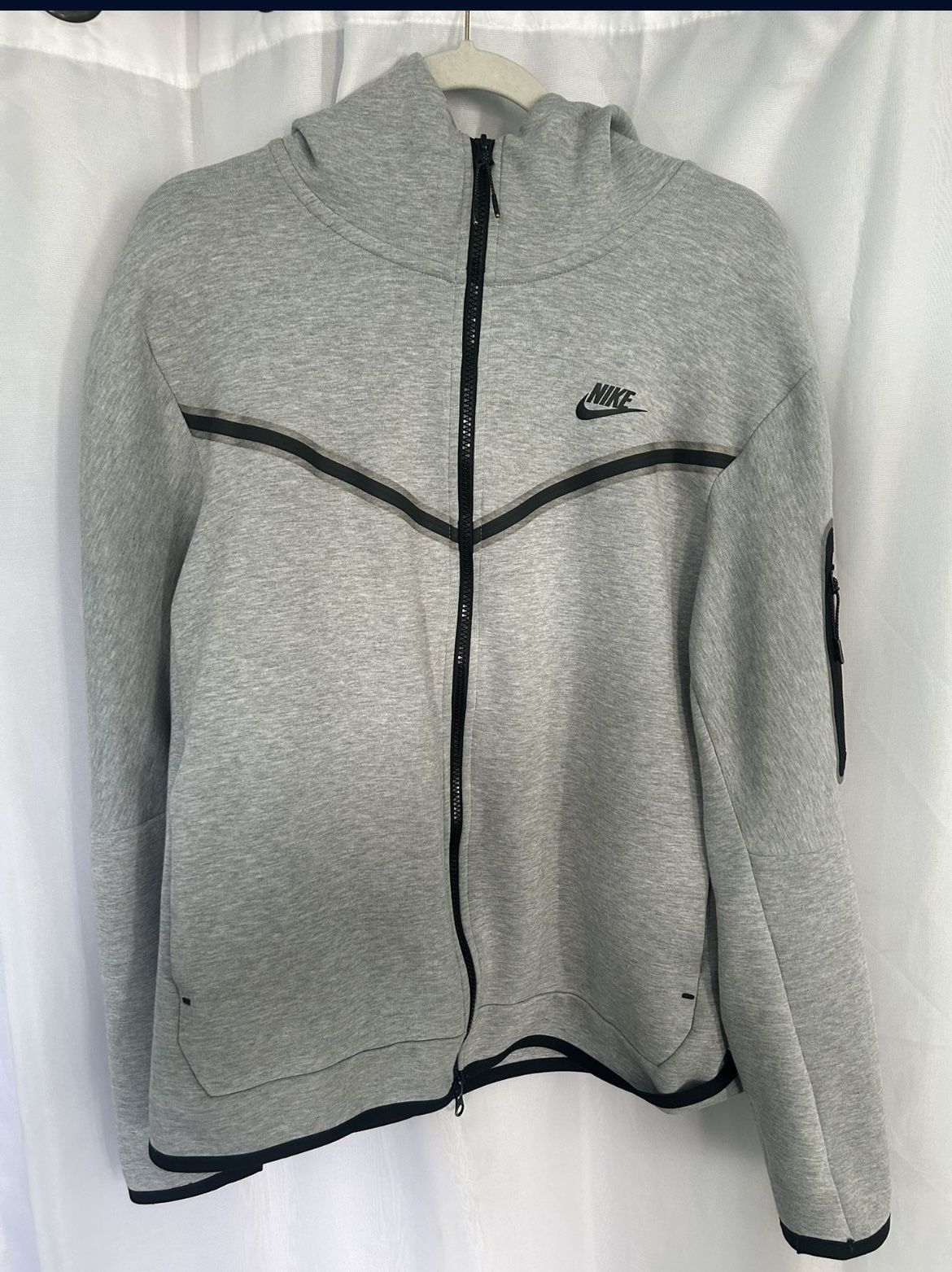 Grey Nike Tech for Sale in Colma, CA - OfferUp