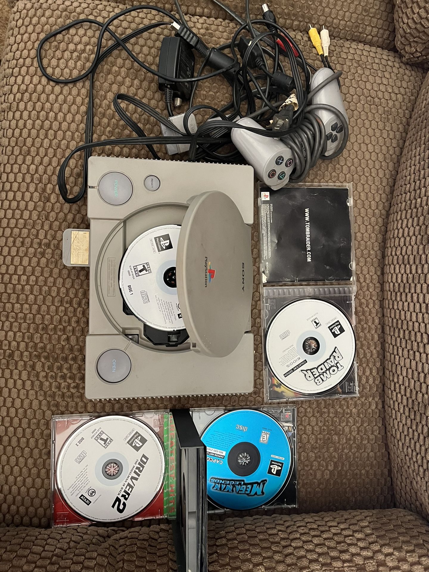 PLAYSTATION 1 WITH 4 GAMES for Sale in Phoenix, AZ - OfferUp